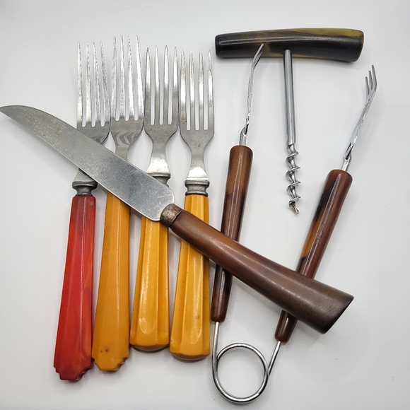 Vintage | Dining | 7 Vtg Bakelite Kitchenware Pieces Mismatched ...